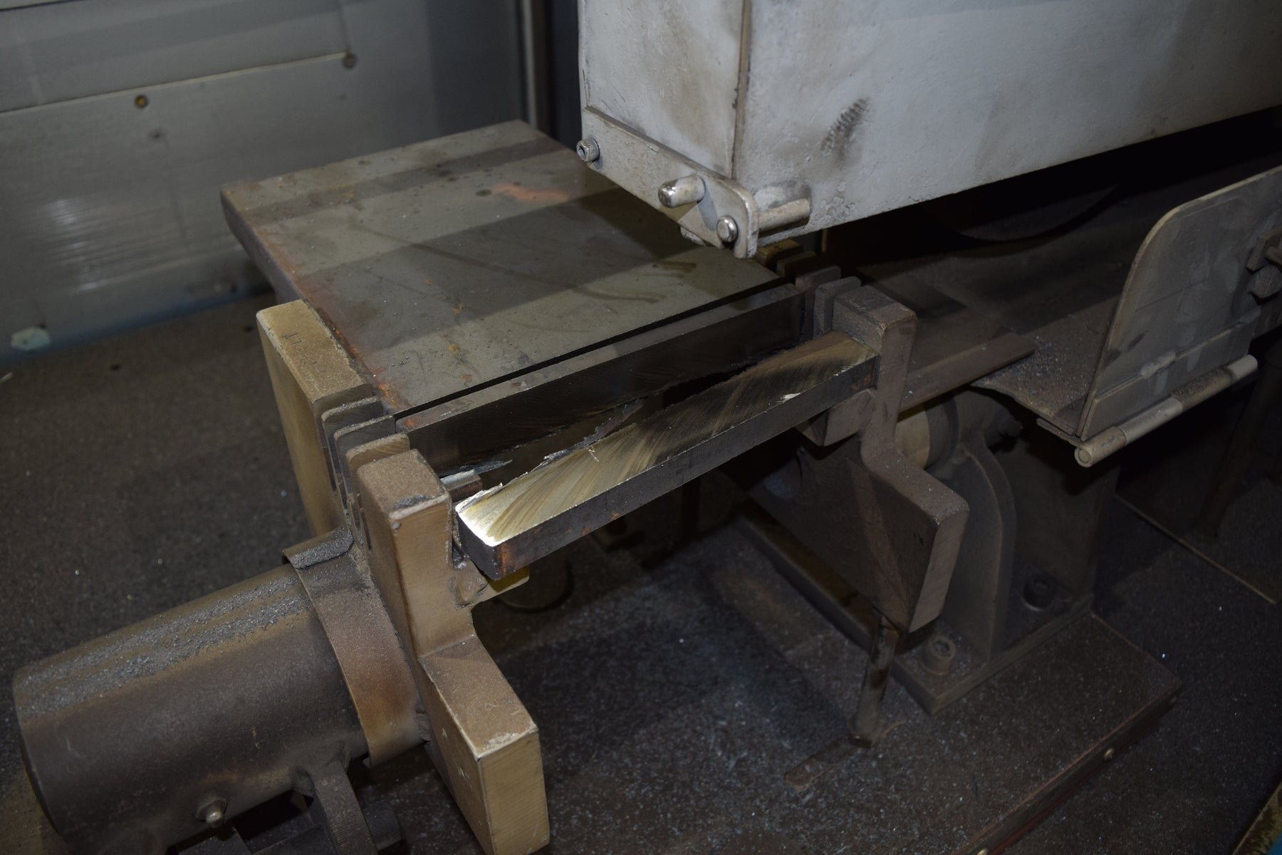 Plate Cutting Fixture for Weld Coupon Abrasive Cutter